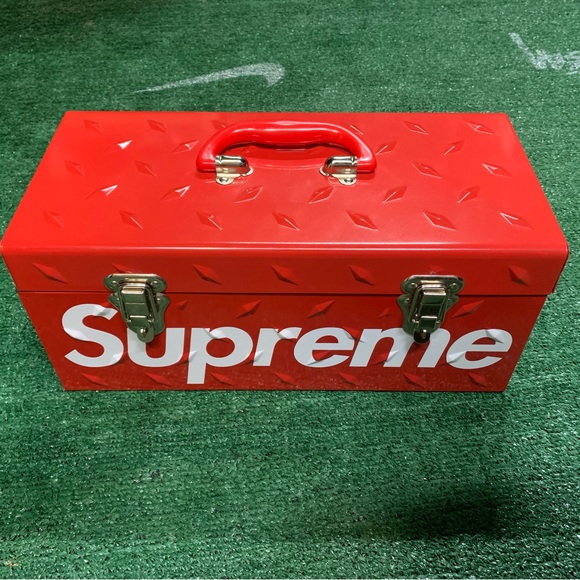 Supreme | Art | Supreme Fw8 Diamond Plated Tool Box Red White Box Logo ...